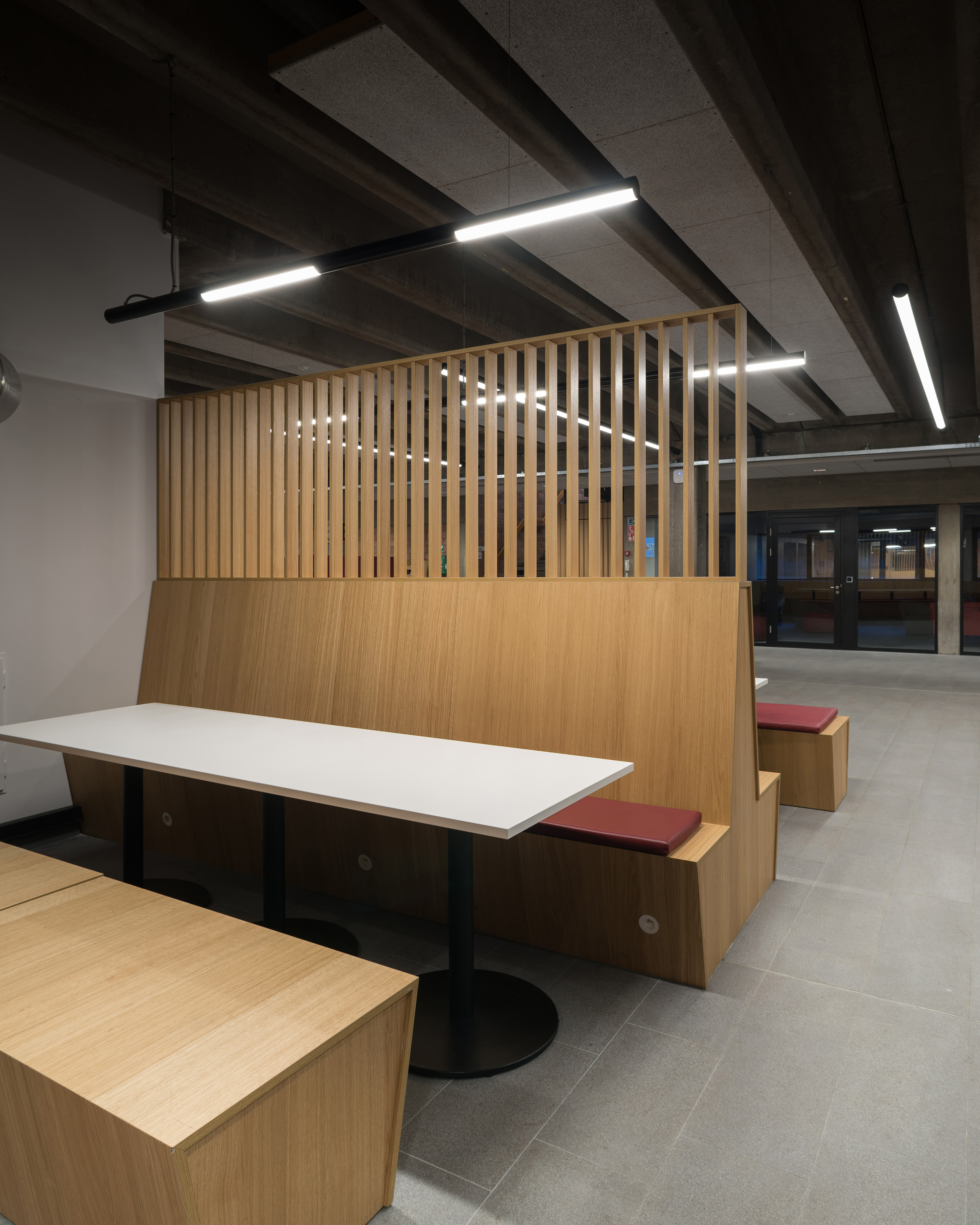 Multiline | College De Valk