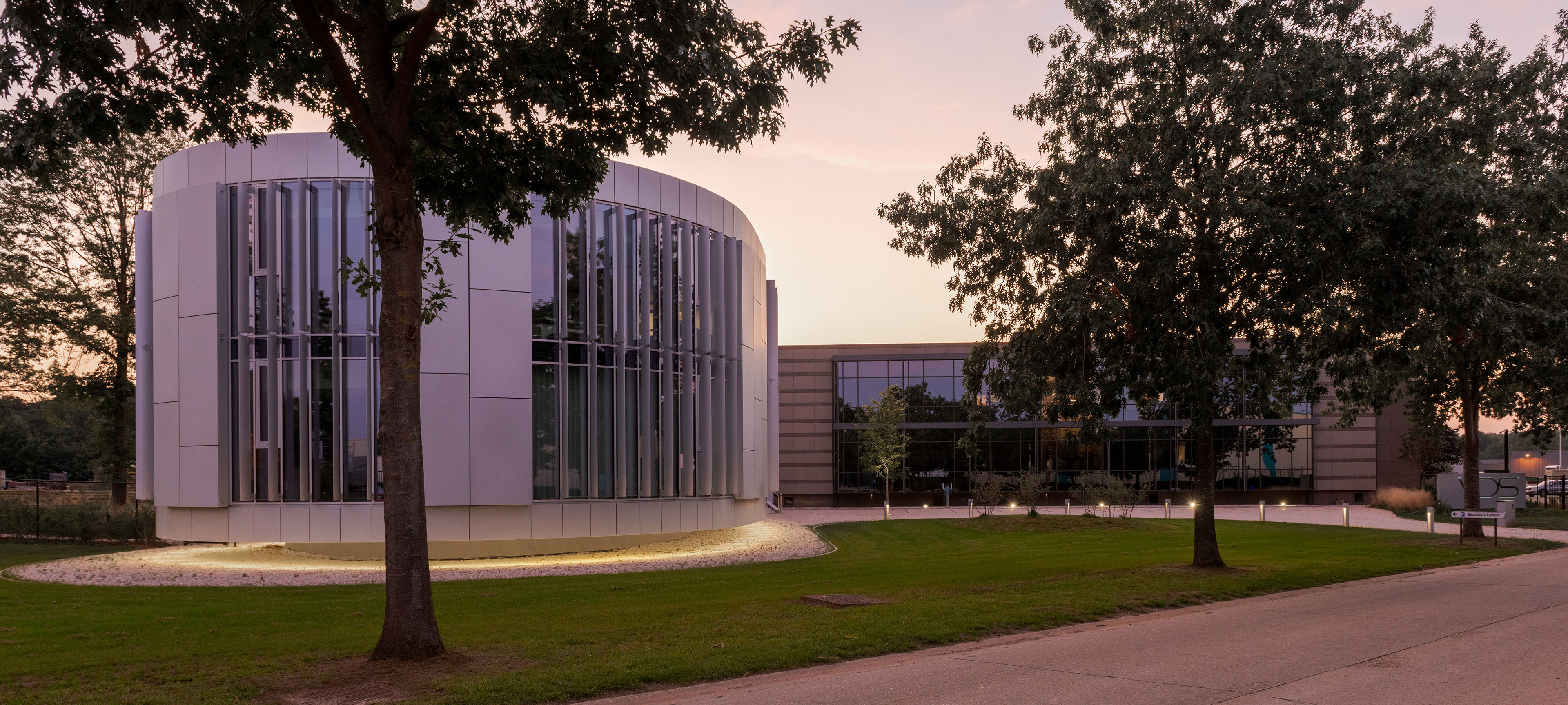 Multiline | Vanderstraeten